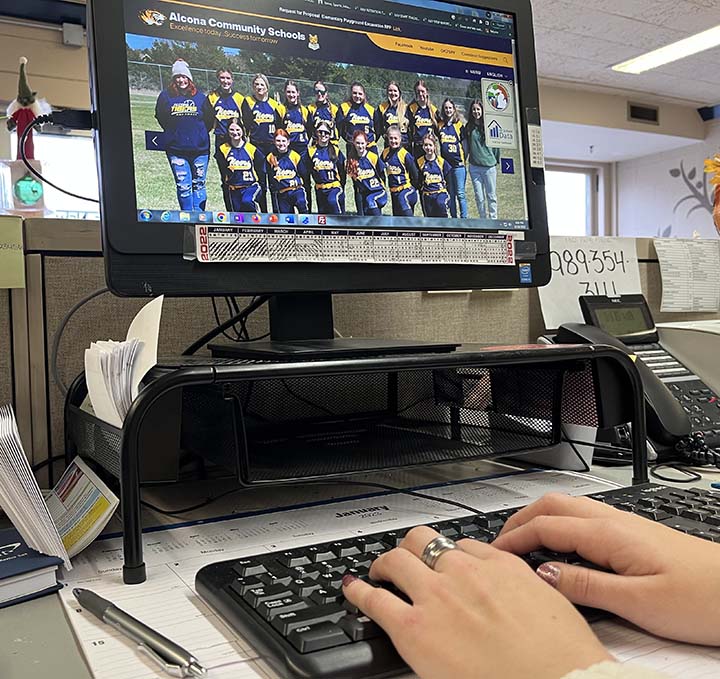 Alcona, PIE&G focus in fiber | News, Sports, Jobs - The Alpena News